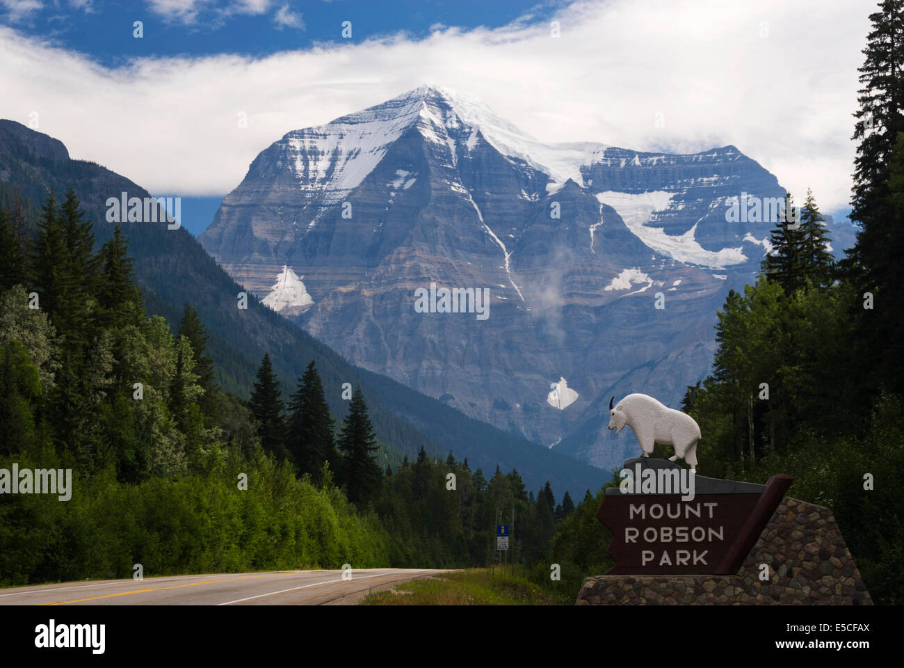 Mt robson sign hi-res stock photography and images - Alamy