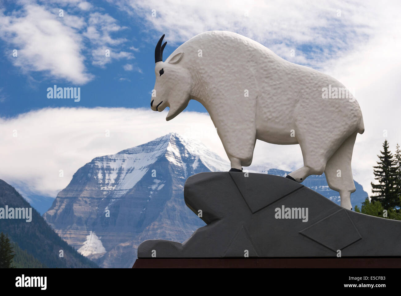 Mt robson sign hi-res stock photography and images - Alamy