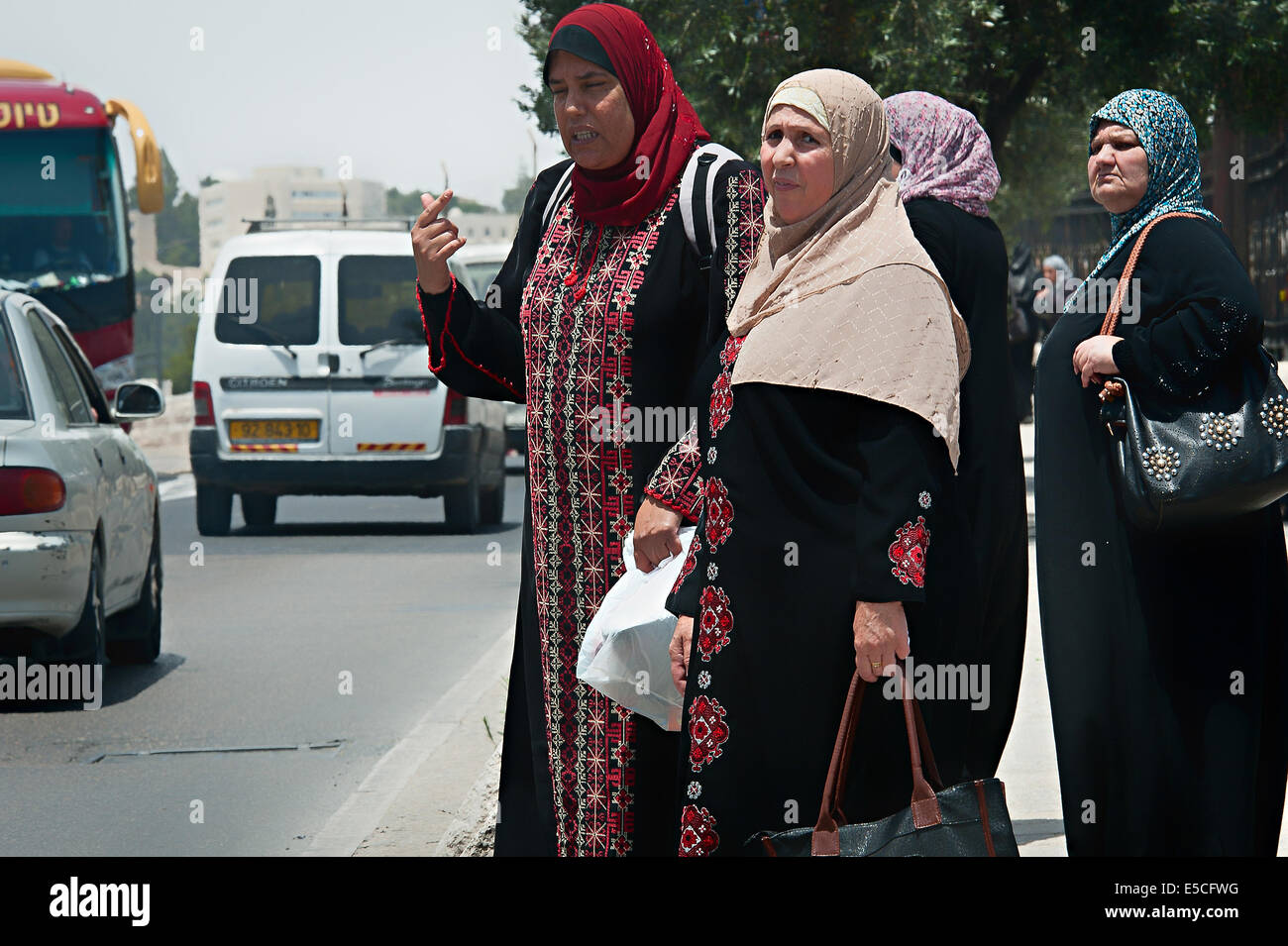 Group wearing hijabs hi-res stock photography and images - Alamy