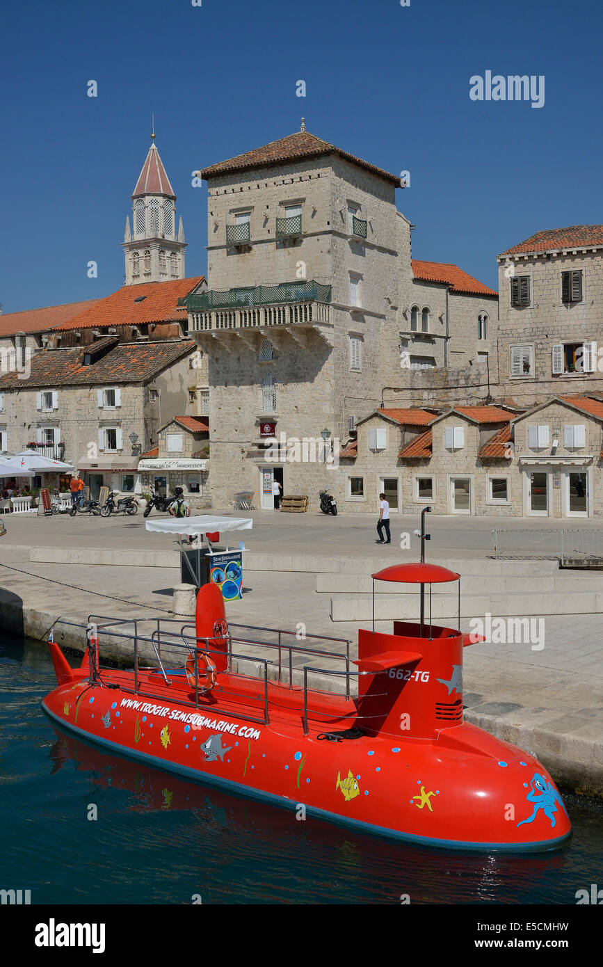 Semi submarine hi-res stock photography and images - Alamy