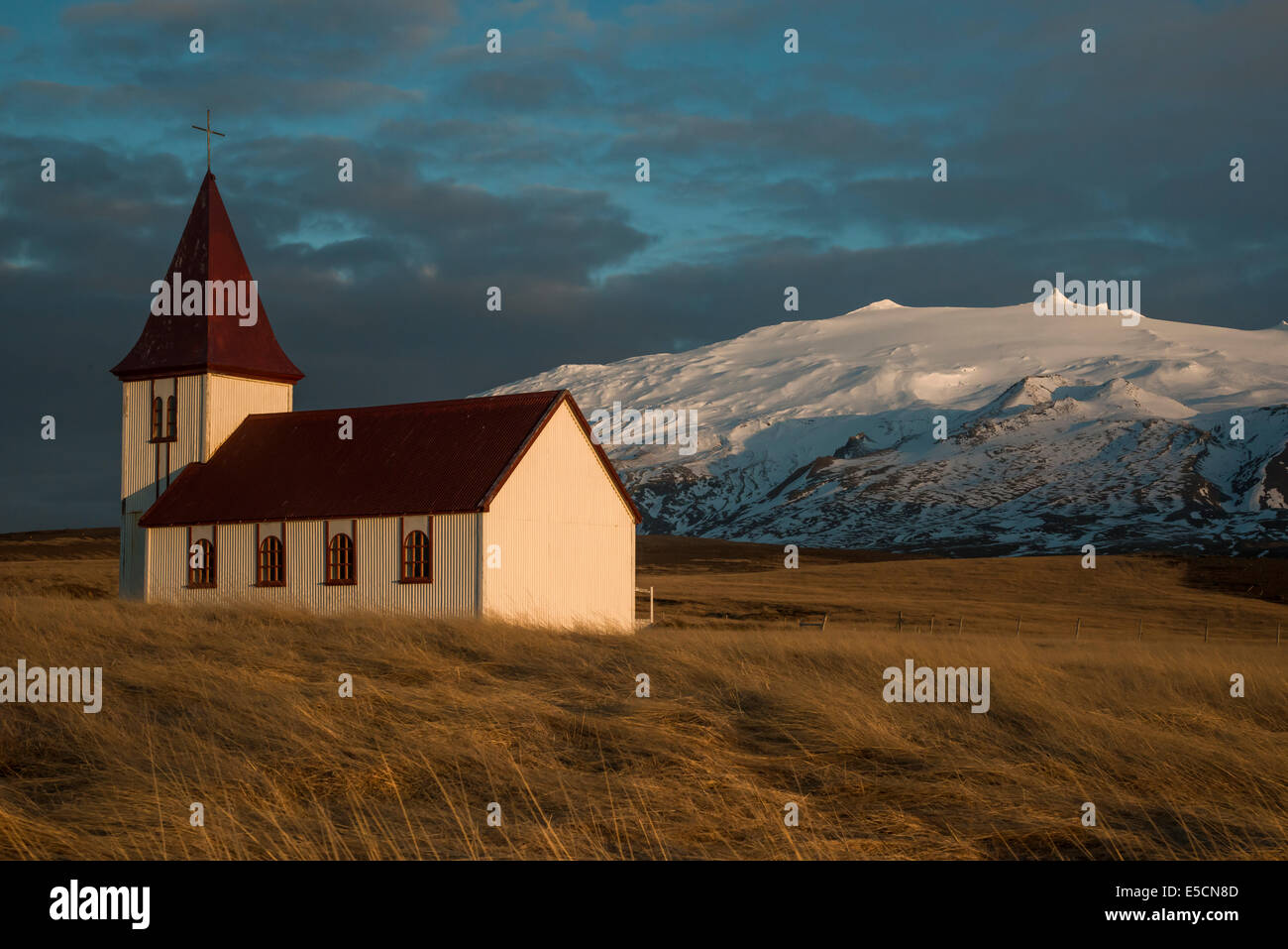 Church of Hellnar, Snaeffelsjökull ath the back, Snaefellsness ...