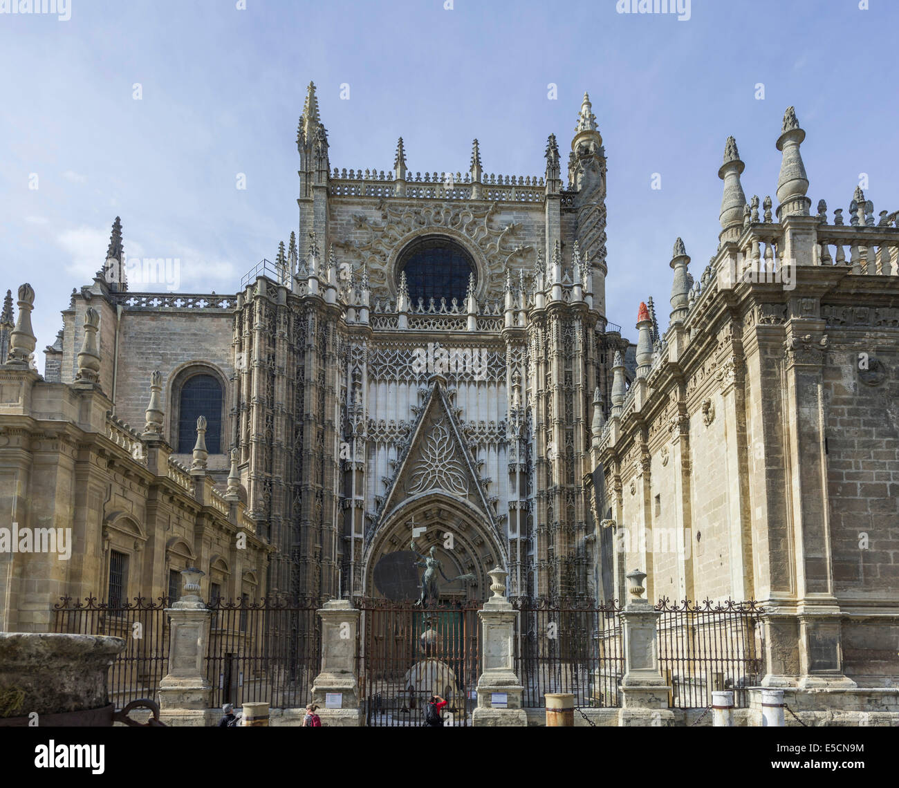 Seville cathedral hi-res stock photography and images - Alamy