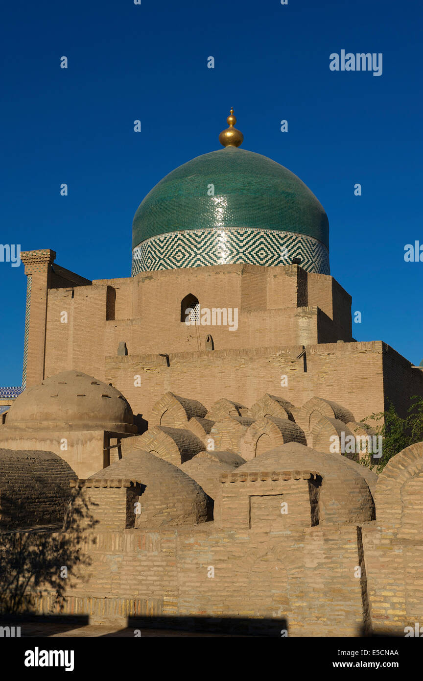 Pahlavon mahmud mausoleum hi-res stock photography and images - Alamy