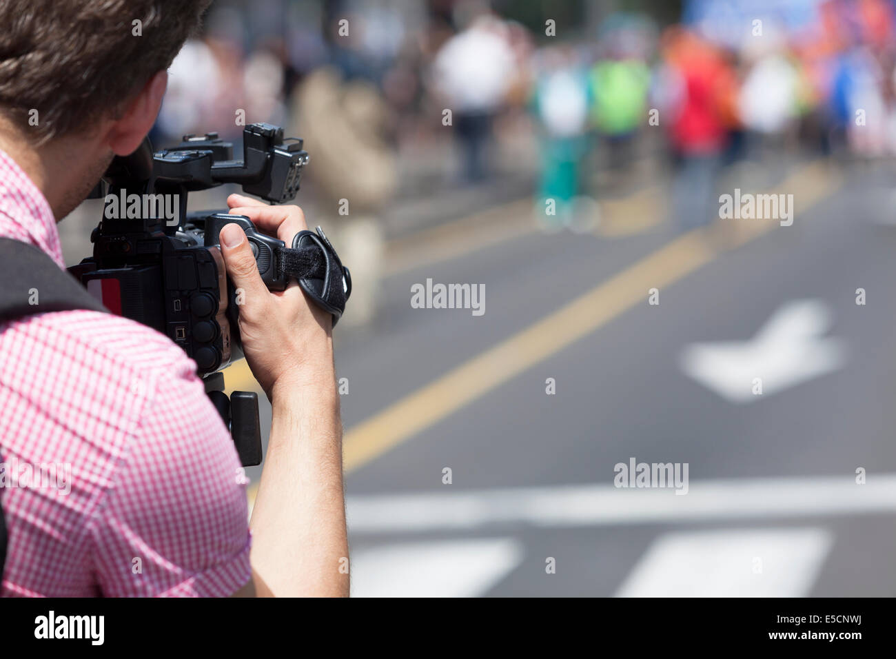 Camerman hi-res stock photography and images - Alamy