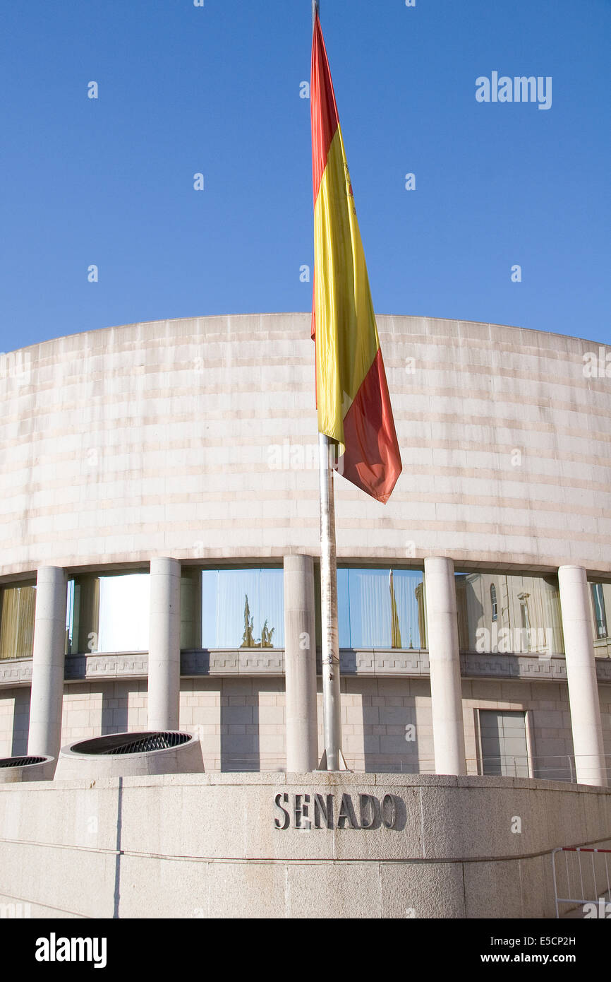 Office of the madrid government hi-res stock photography and images - Alamy