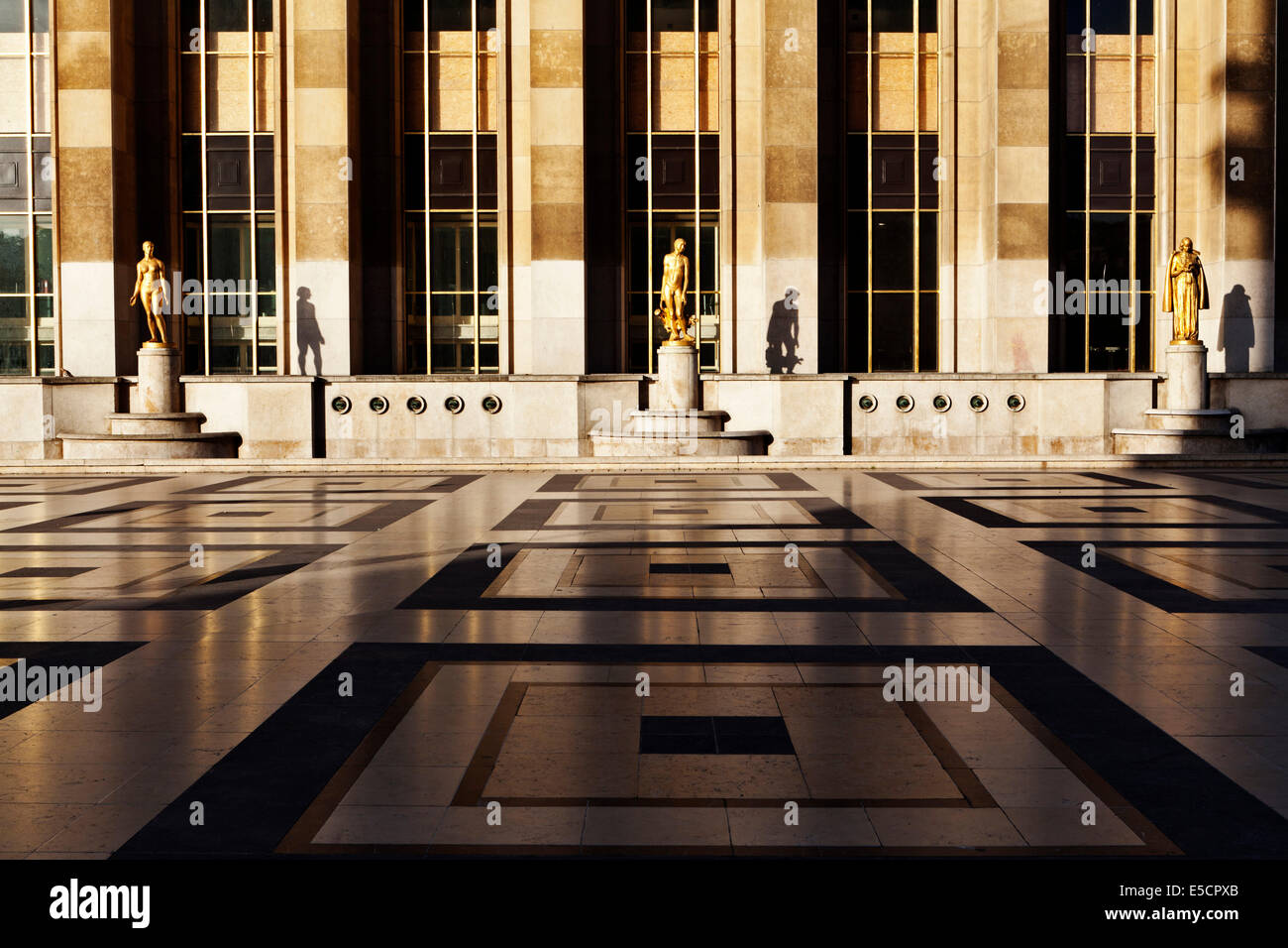 The esplanade square and west wing of the Palais de Chaillot Paris ...