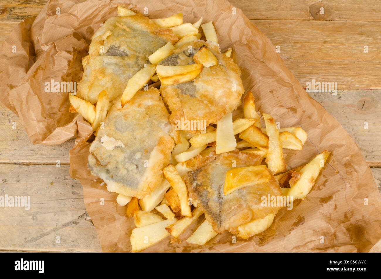 Portion fish and chips paper hi-res stock photography and images - Alamy