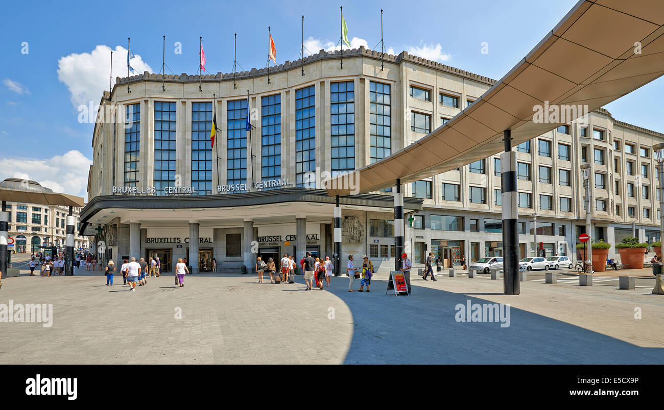 Brussels central railway station hi-res stock photography and images ...