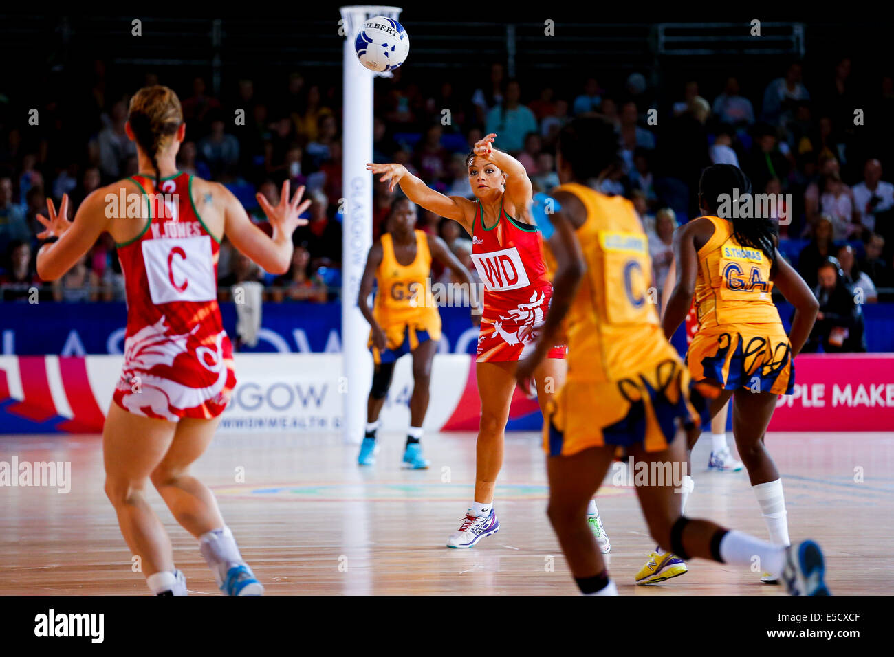 Nia jones netball wales hi-res stock photography and images - Alamy