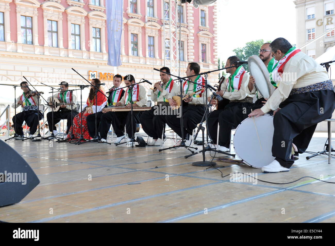 Members of folk group Payiz from Sulaimaniya, Kurdistan, Iraq during ...
