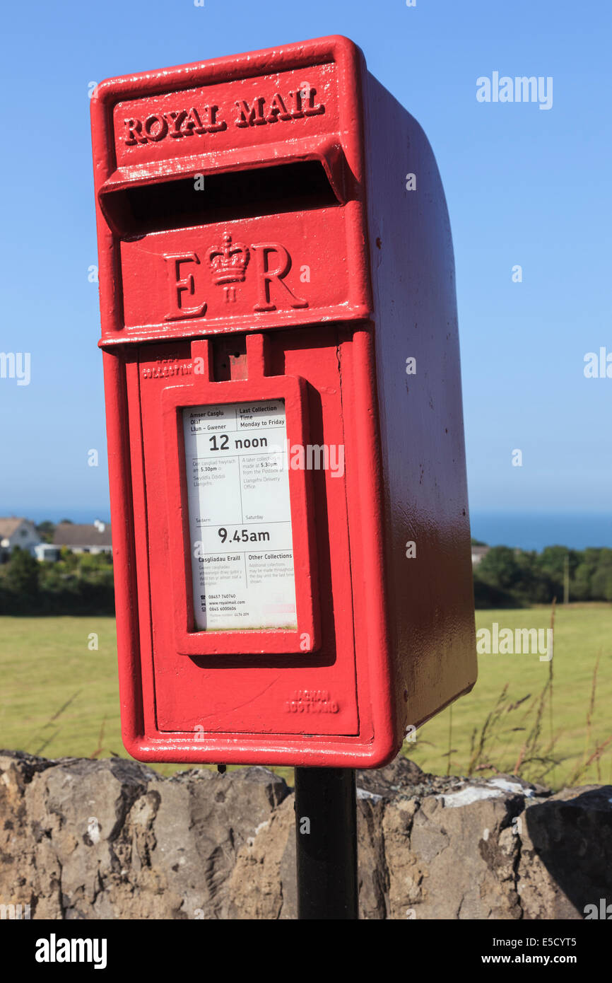 Letterbox blue red hi-res stock photography and images - Alamy