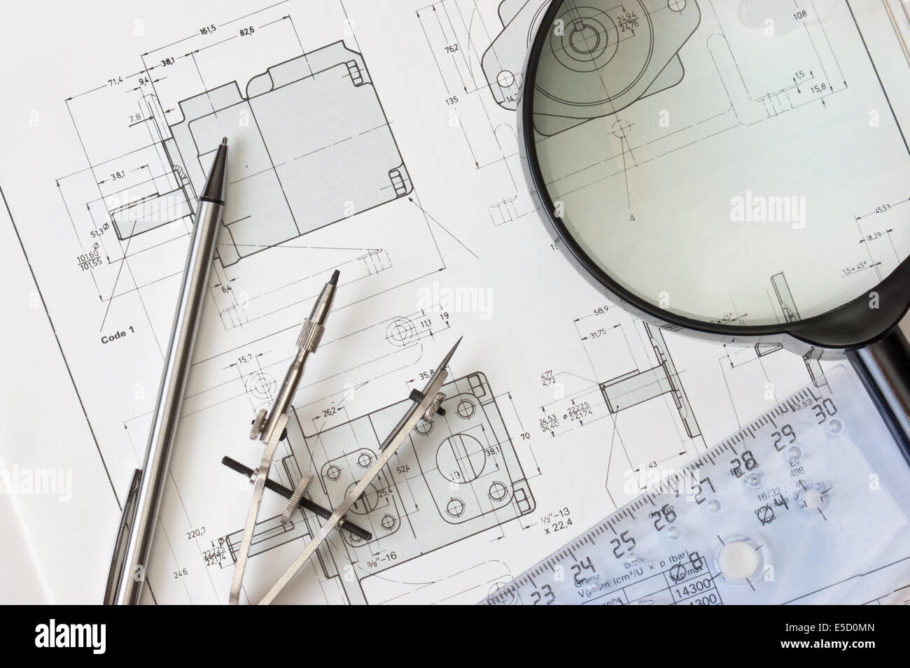 Technologist hi-res stock photography and images - Alamy