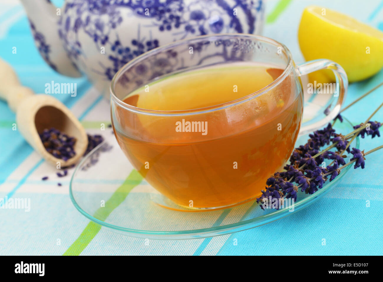 Tea and fresh lavender Stock Photo - Alamy
