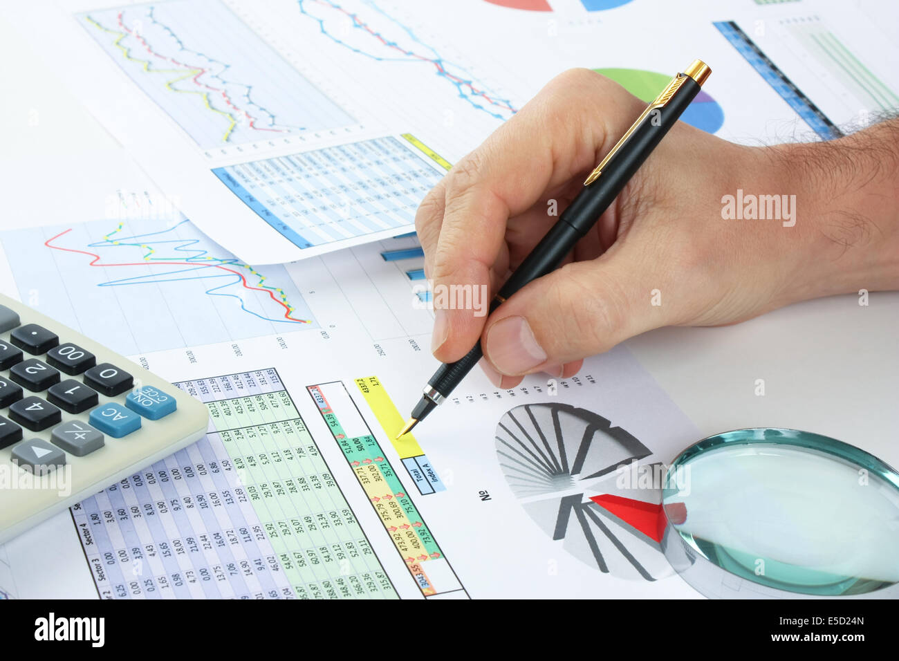 Pen in hand hi-res stock photography and images - Alamy