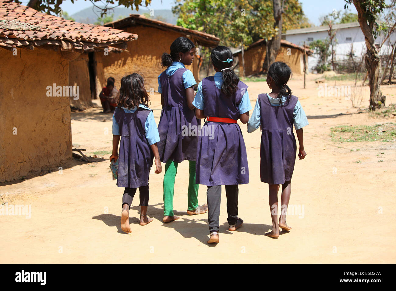 Tribal schoolgirls going to school. Birhor tribe. Chueya Village, Korba ...