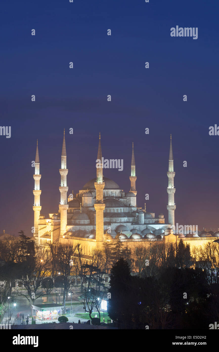 The Blue Mosque at night, Sultanahmet, Istanbul, Turkey Stock Photo - Alamy
