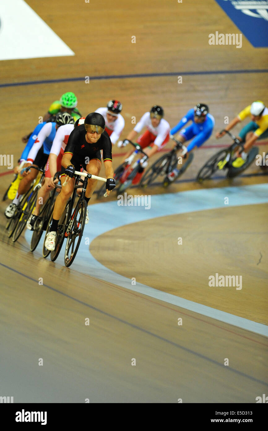 Tight pack racing hi-res stock photography and images - Alamy