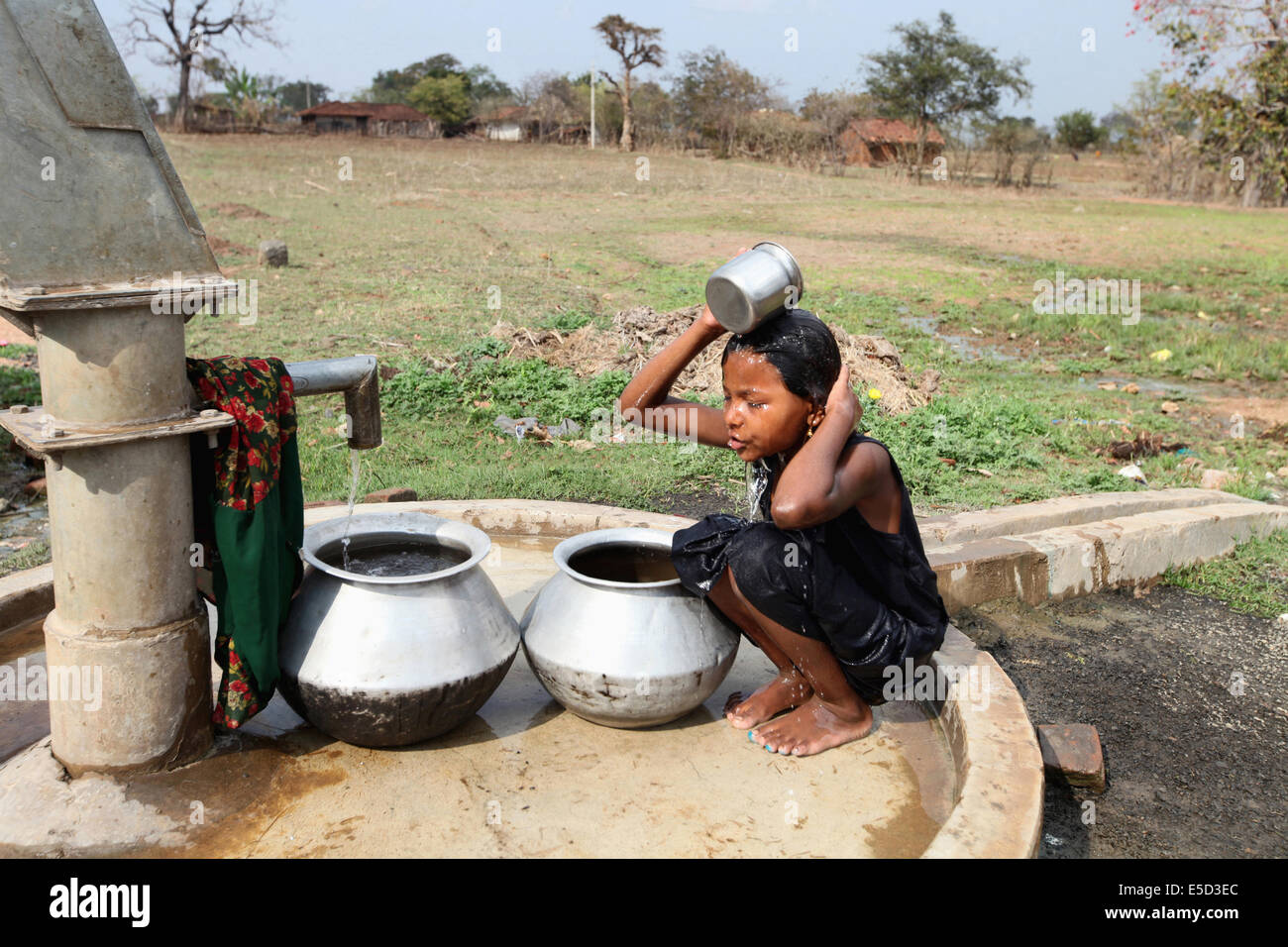 Tribal Girl Taking Bath On A Handpump Baiga Tribe Karangra Village