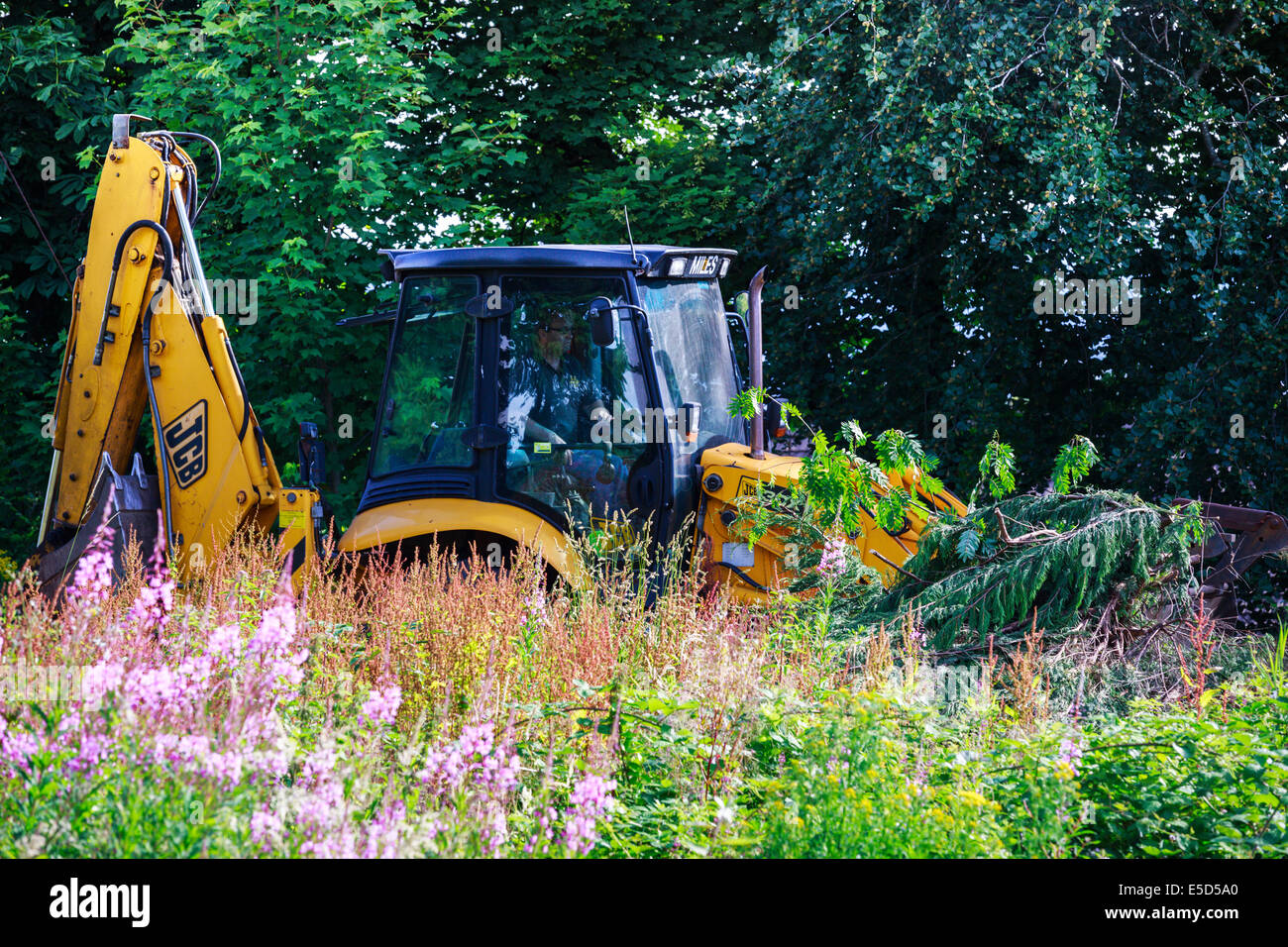 Ground wheels hi-res stock photography and images - Alamy