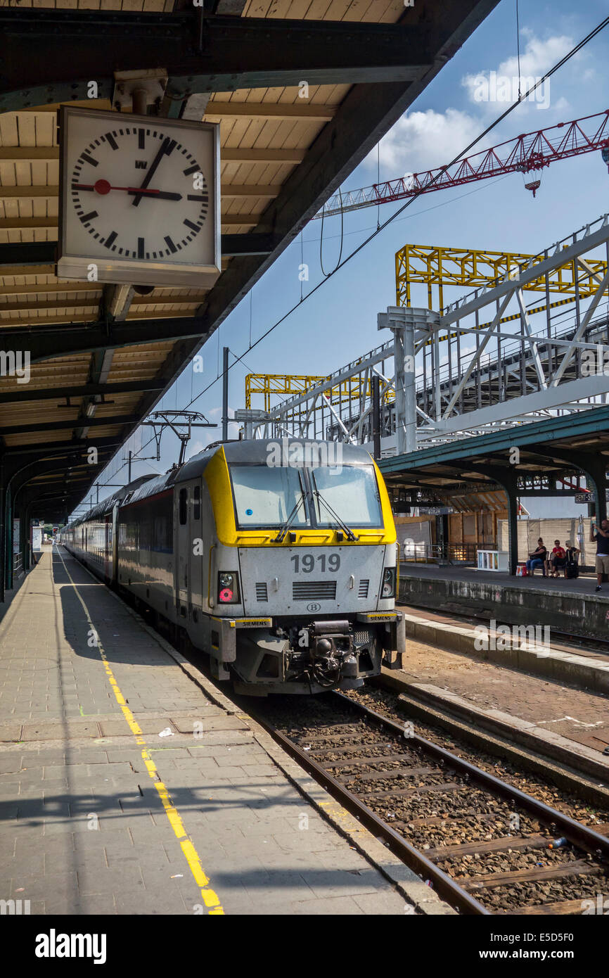 Gent sint pieters train station hi-res stock photography and images - Alamy