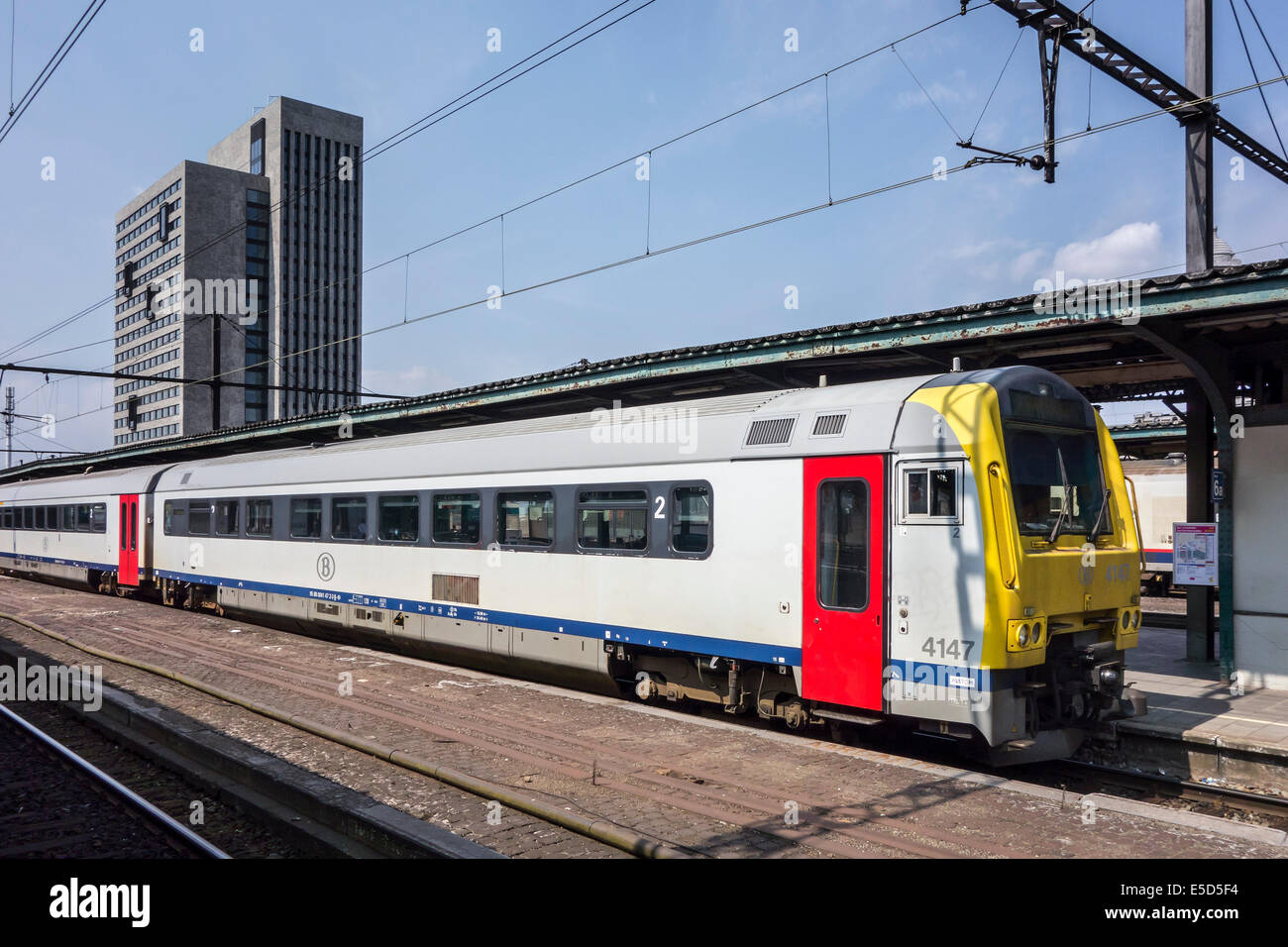Ghent sint pieters railway station hi-res stock photography and images ...
