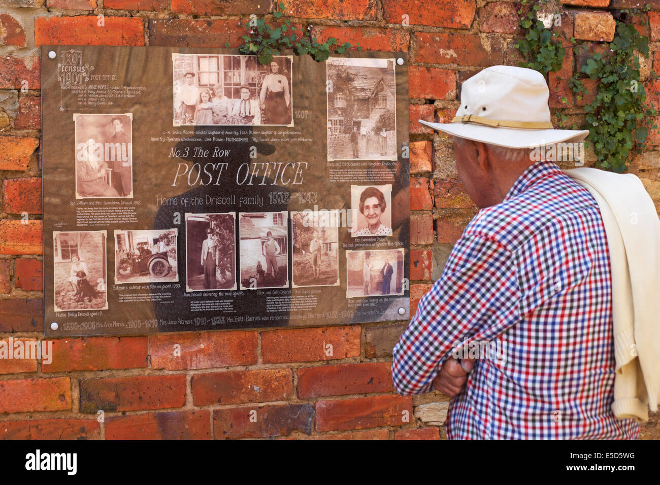 Tyneham 1943 hi-res stock photography and images - Alamy