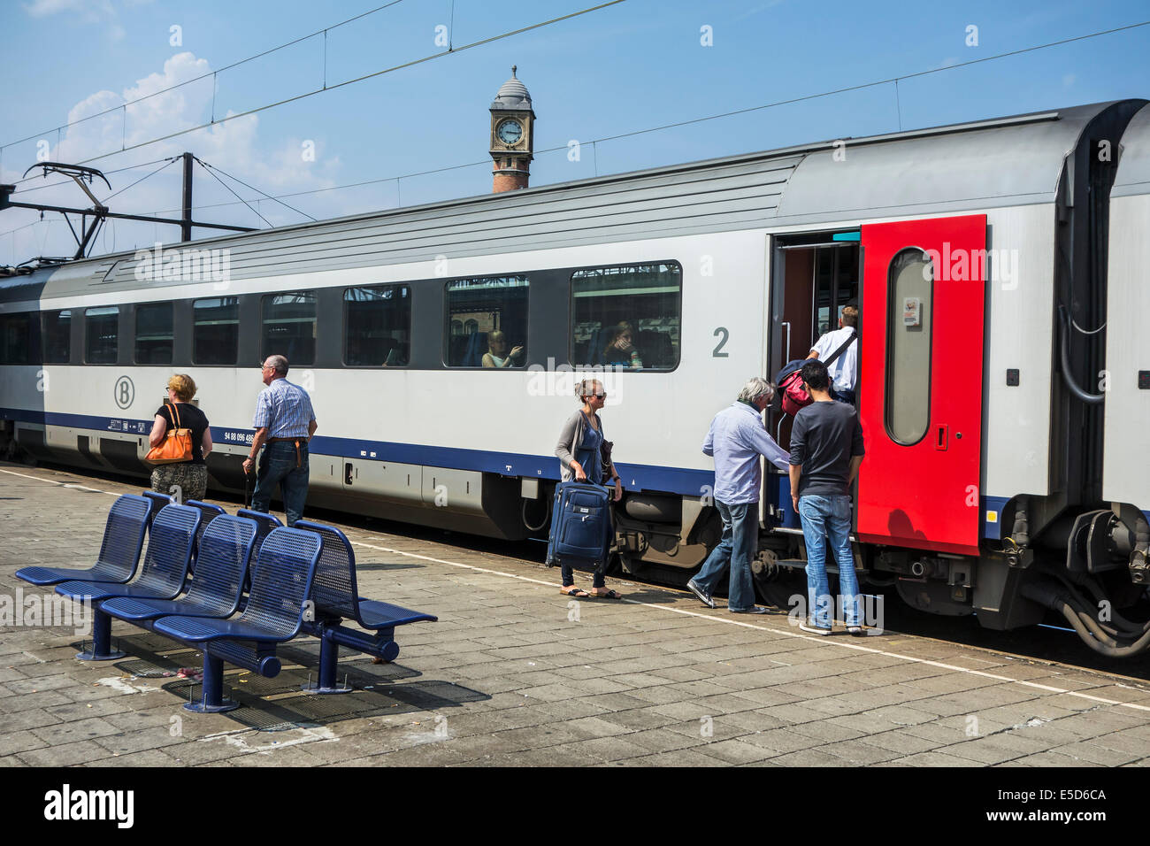 Boarding train hi-res stock photography and images - Alamy