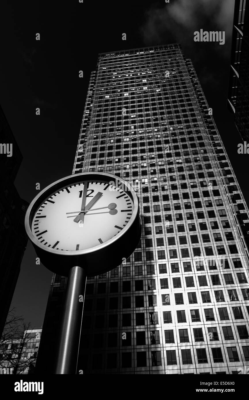 Square clock face hi-res stock photography and images - Alamy