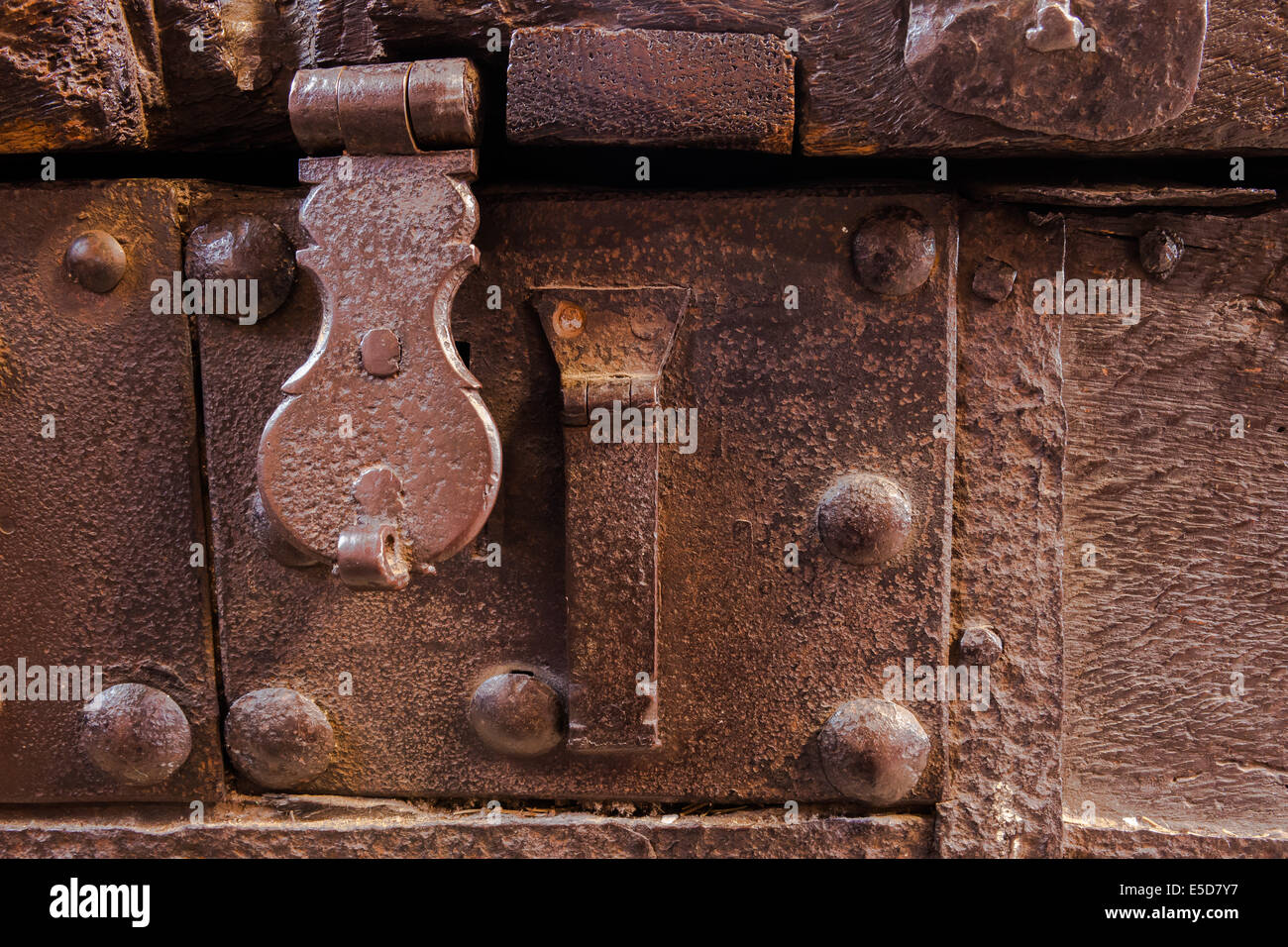 Chest with lock hi-res stock photography and images - Alamy