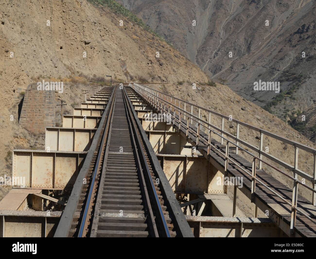 Ferrocarril train peru hi-res stock photography and images - Alamy