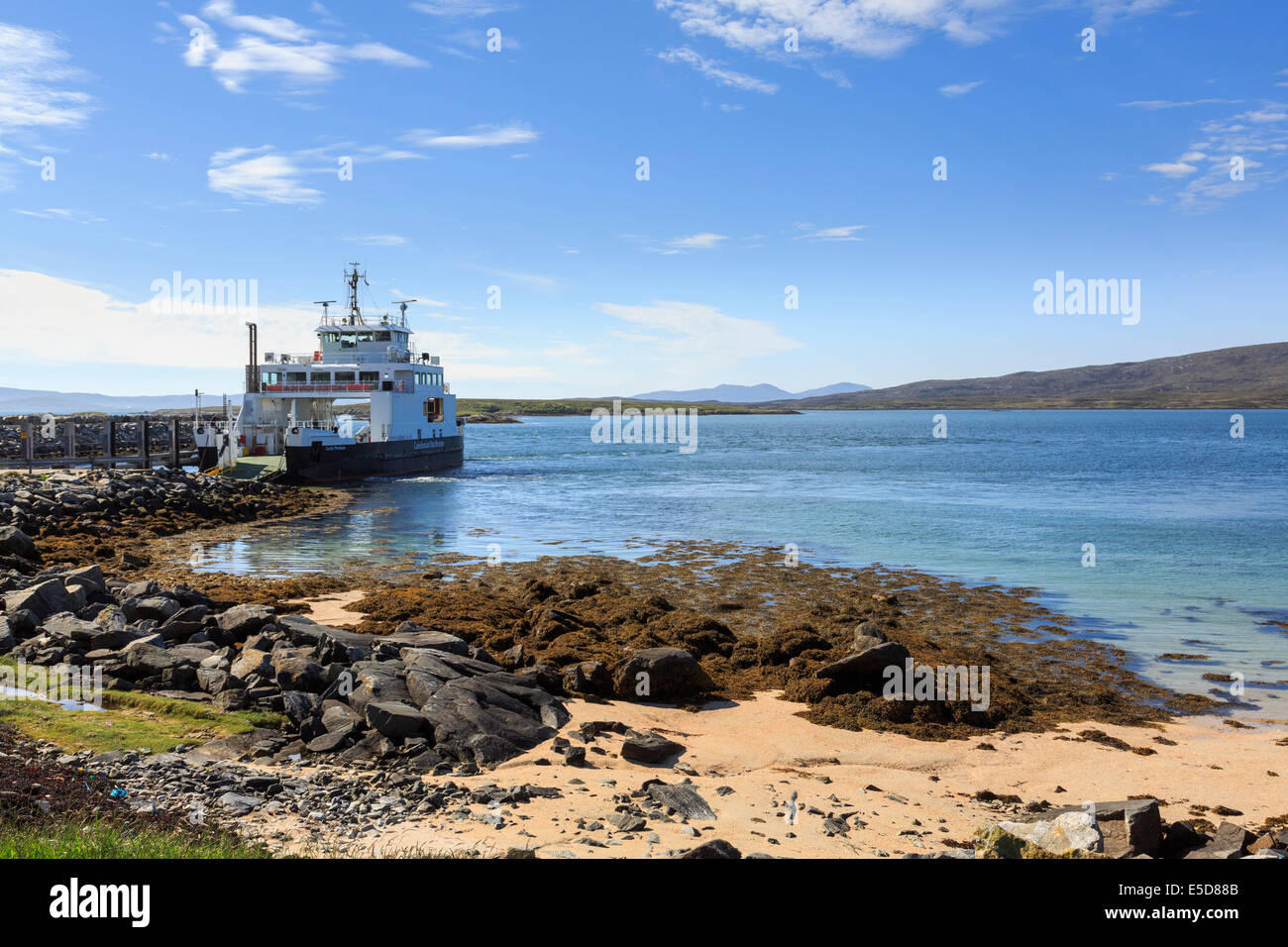 Leverburgh ferry port hi-res stock photography and images - Alamy