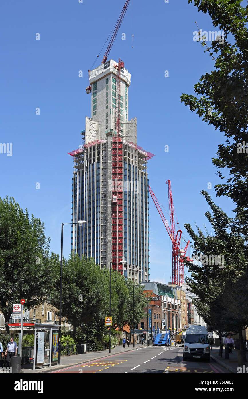 30 storey tower block hi-res stock photography and images - Alamy