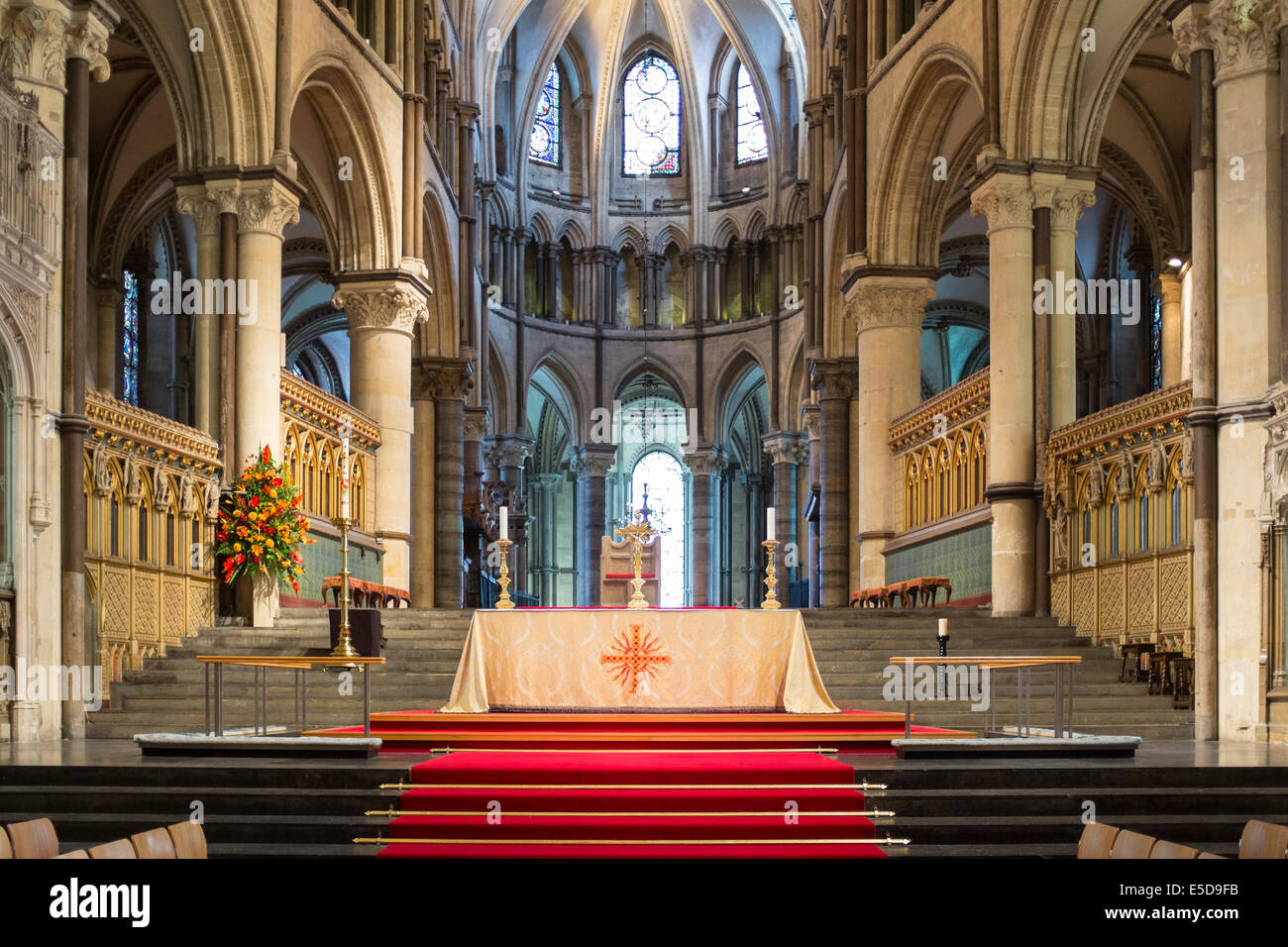 Magnificent altar of Canterbury Cathedral and the Trinity Chapel in the ...