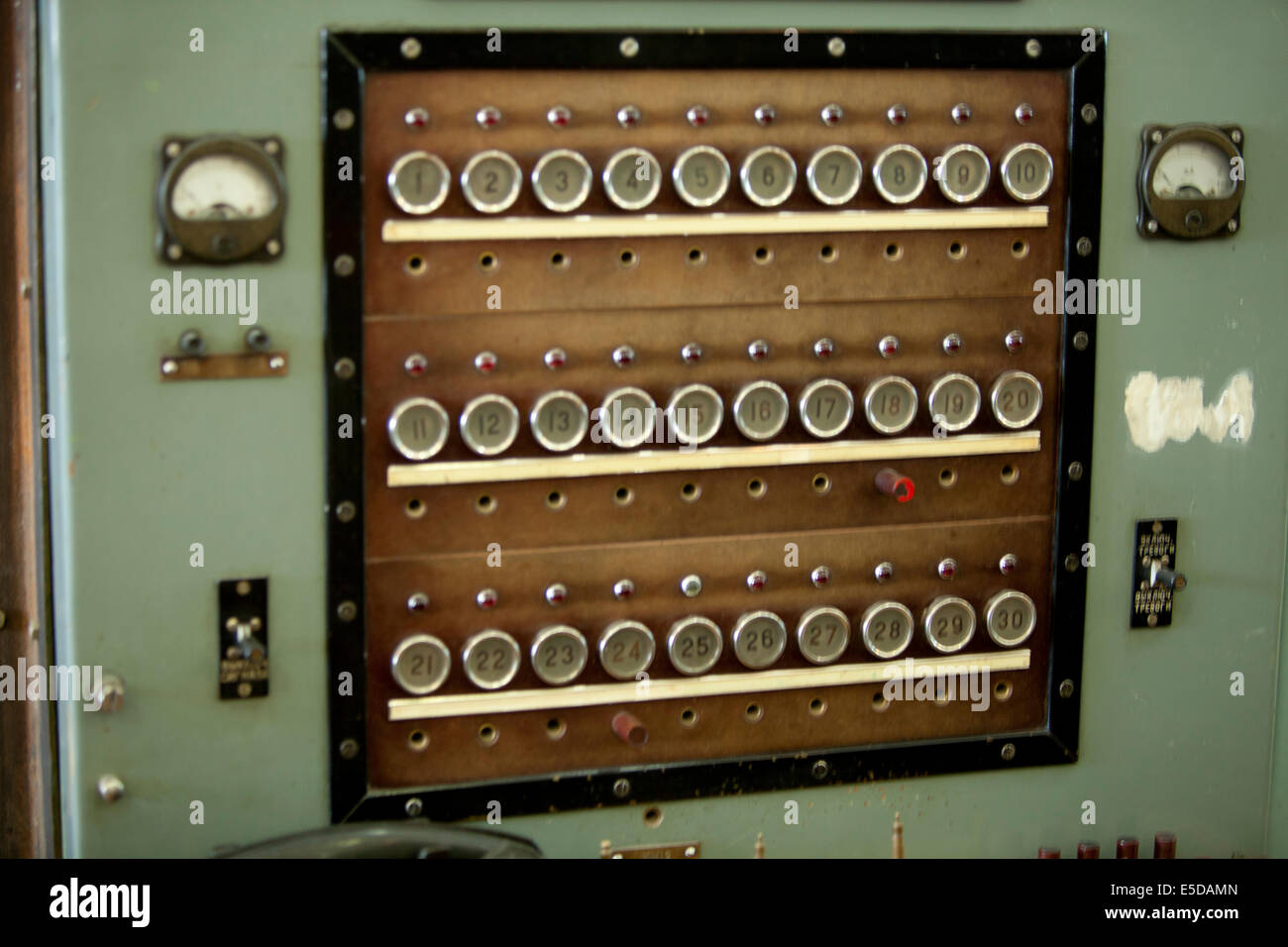 Circuits hi-res stock photography and images - Alamy