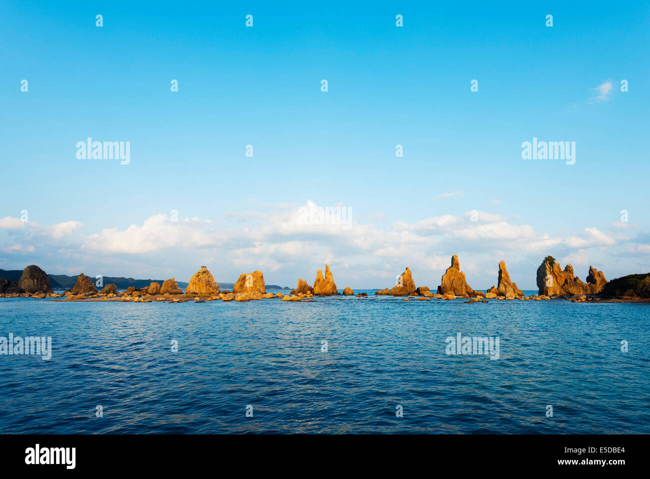 Asia; Japan; Honshu; Wakayama prefecture; Hashikuiiwa; rock stacks ...