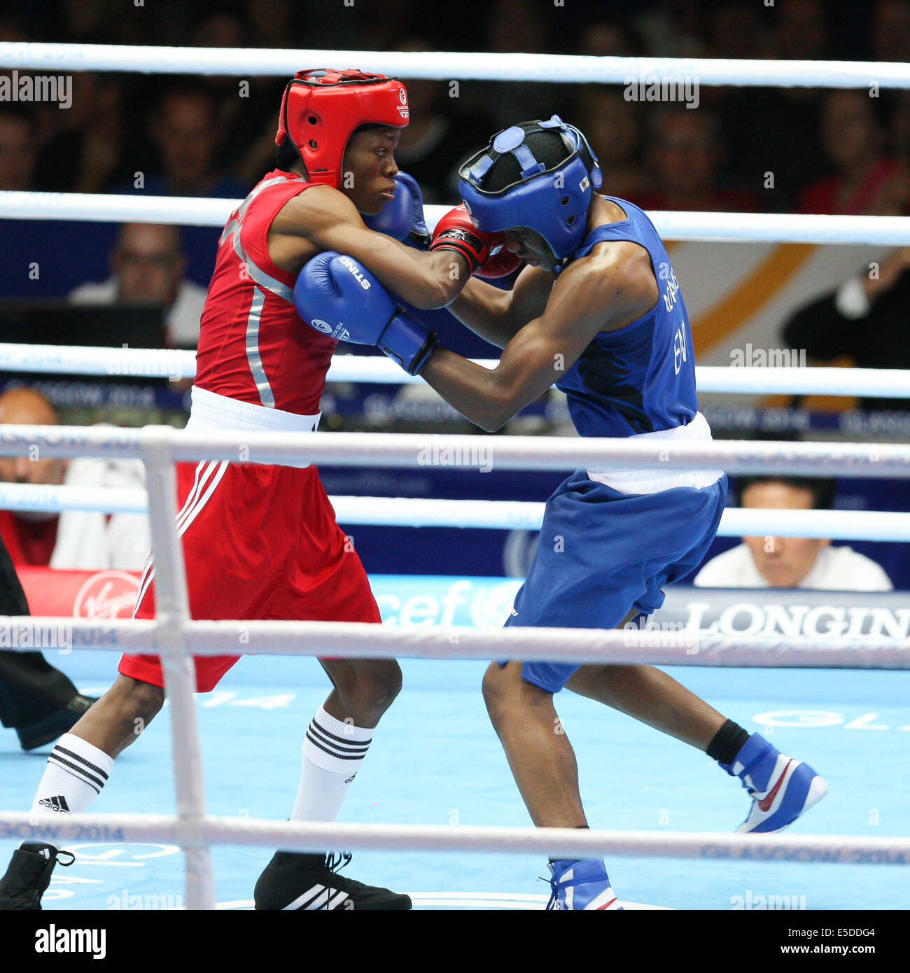 Boxing exhibition hi-res stock photography and images - Alamy