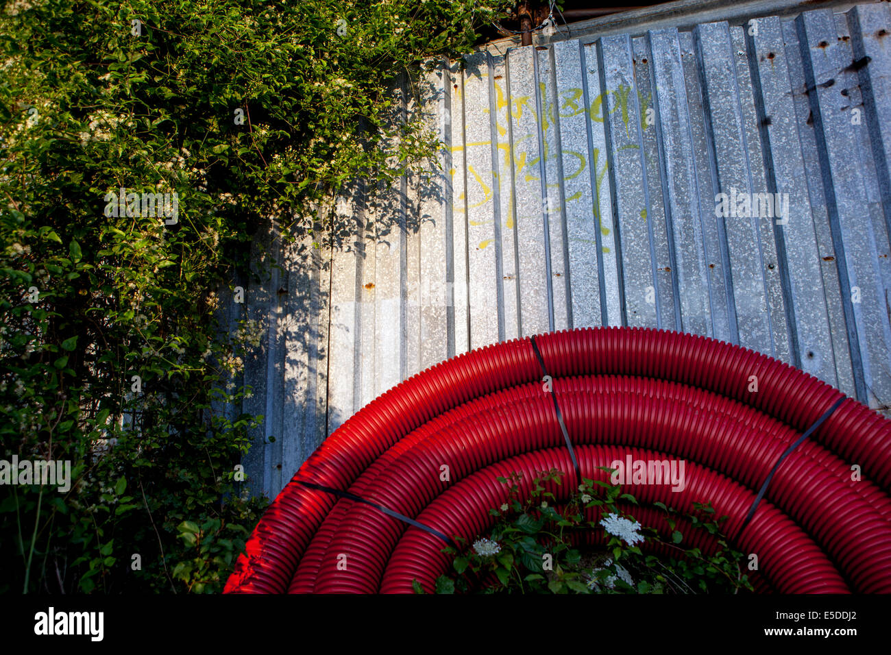 Red pipes hi-res stock photography and images - Alamy