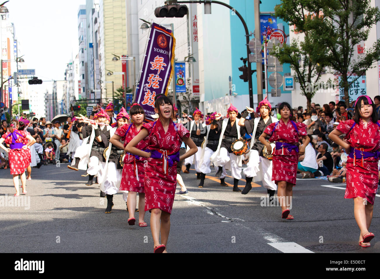 Eisa okinawa hi-res stock photography and images - Alamy