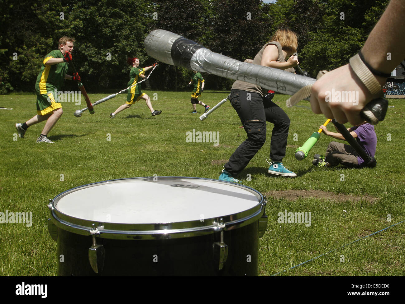 Duisburg, Germany. 25th May, 2014. Juggers of team 'Cervisia Ultima ...