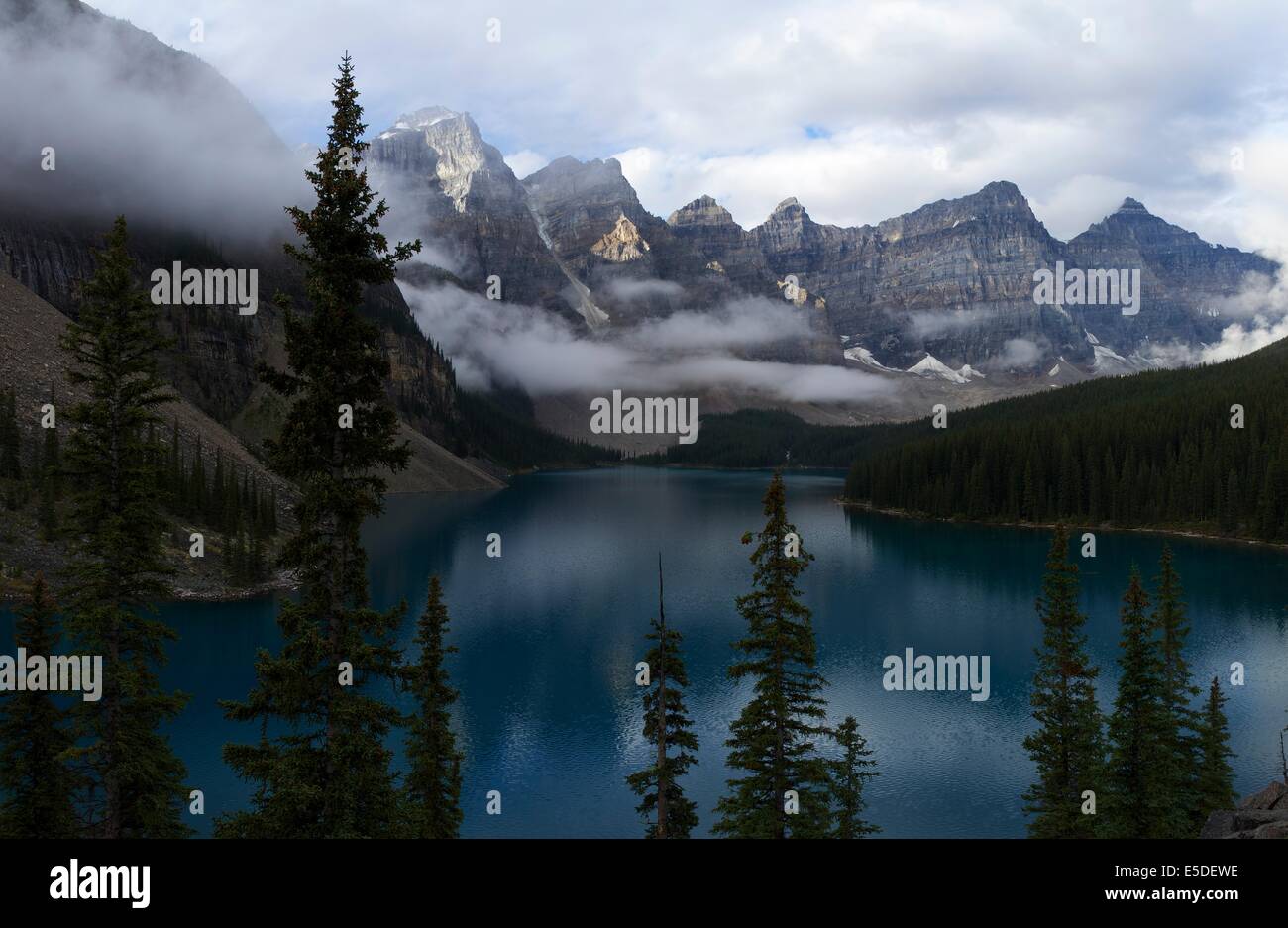 Dramatic landscape moraine lake hi-res stock photography and images - Alamy