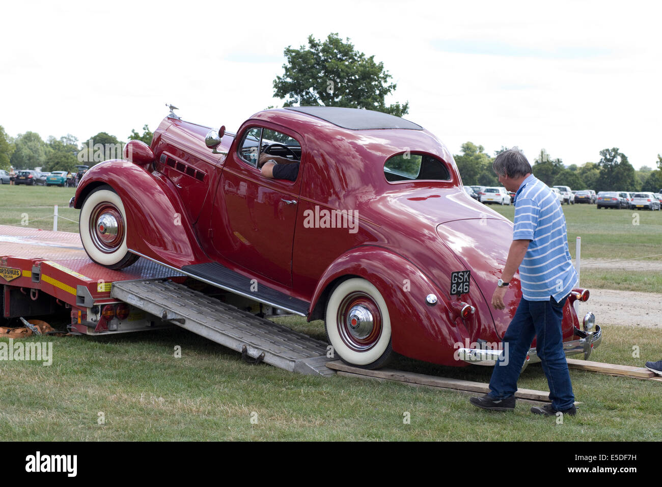 1937 Nash coupe on the back of a lorry Stock Photo - Alamy