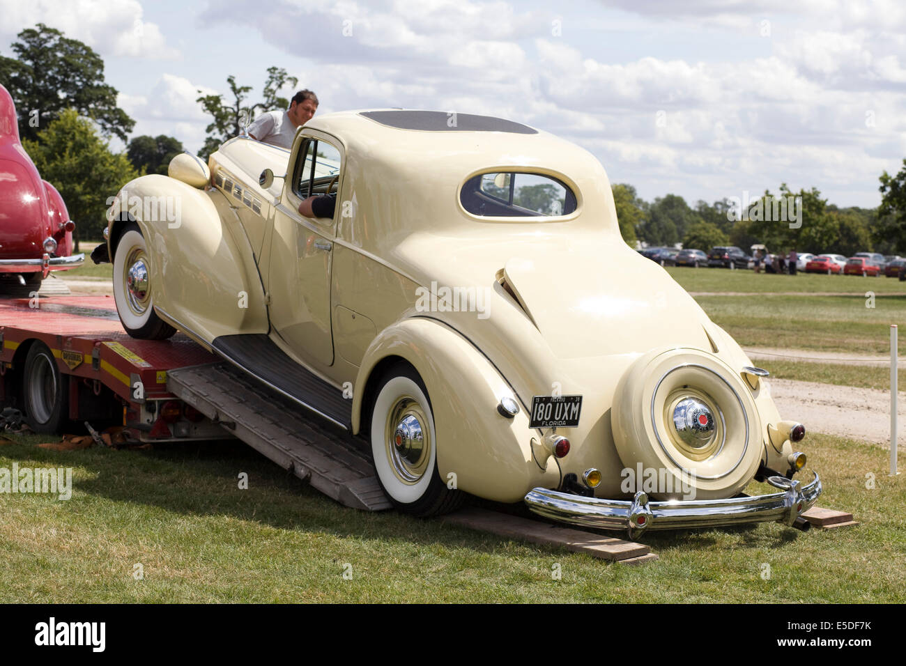 1937 Nash coupe on the back of a lorry Stock Photo - Alamy