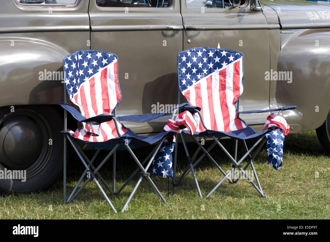 Chairs american flag hi-res stock photography and images - Alamy