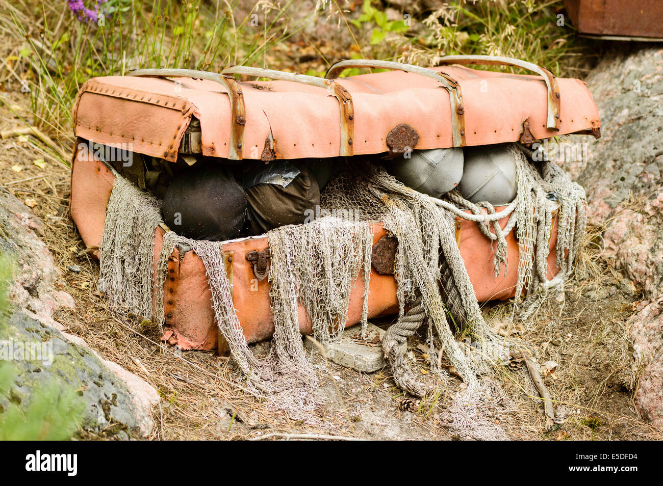 Open treasure trunk or chest with debris and junk from the sea Stock Photo - Alamy