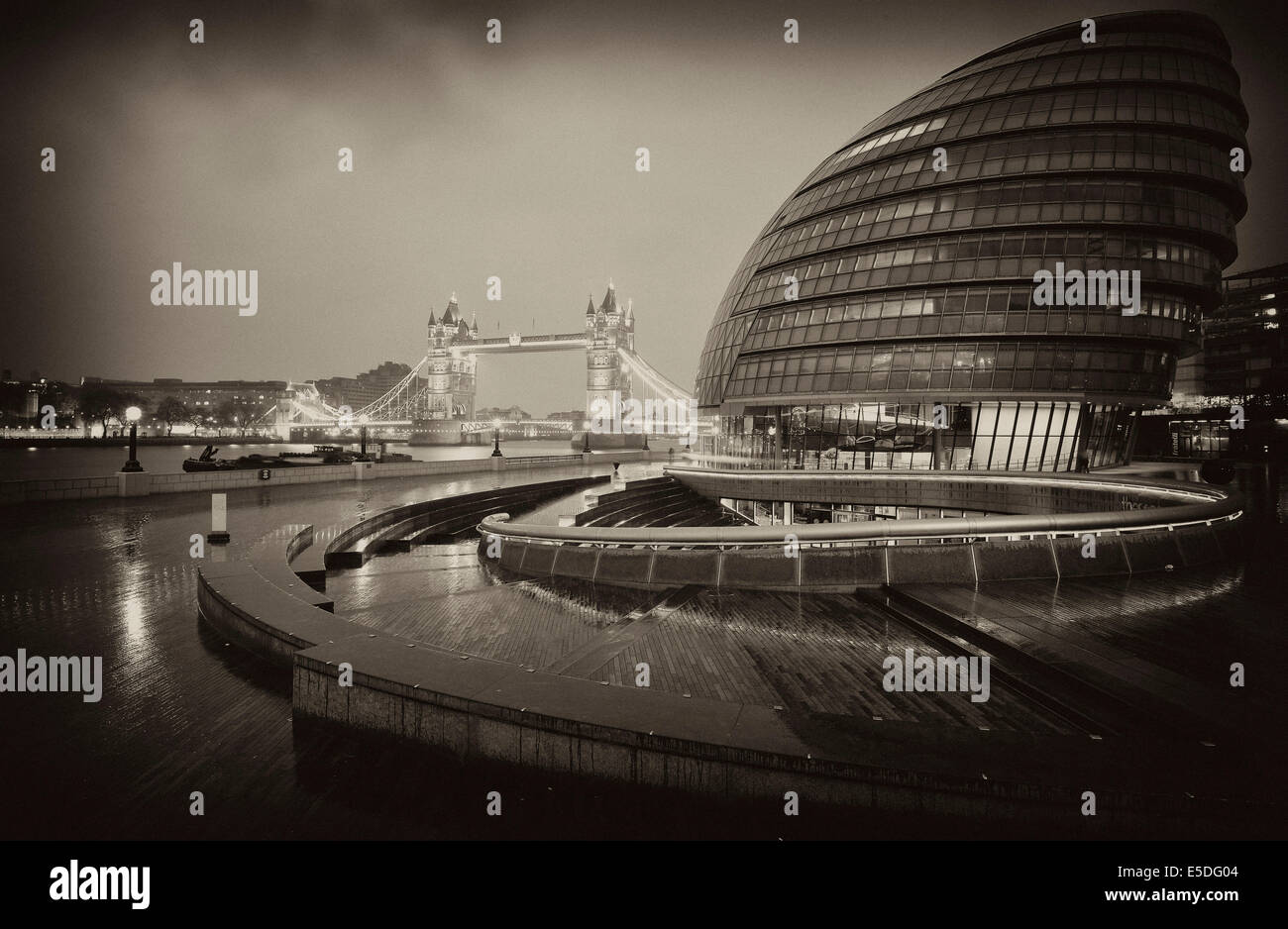 Norman foster tower hi-res stock photography and images - Alamy