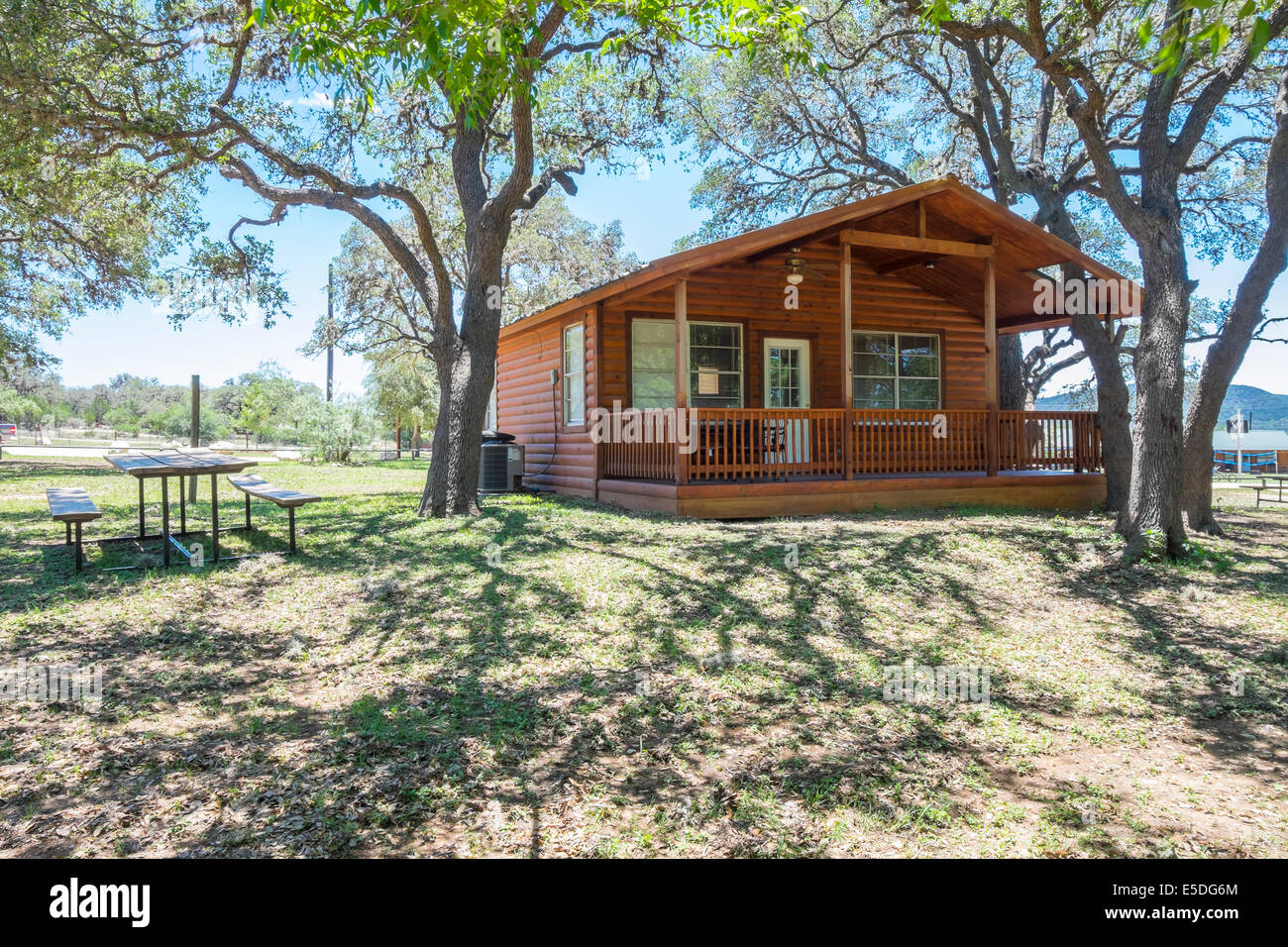 Texas log cabin hi-res stock photography and images - Alamy