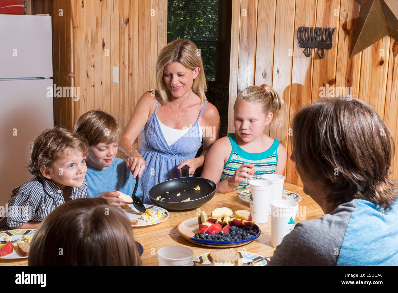 Texas family eating food hi-res stock photography and images - Alamy