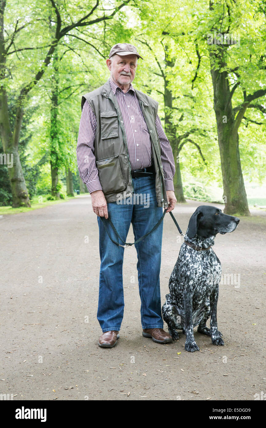 German pointer man hi-res stock photography and images - Alamy