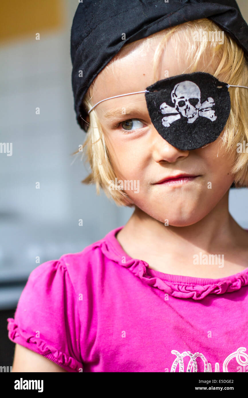 Masquerading hi-res stock photography and images - Alamy