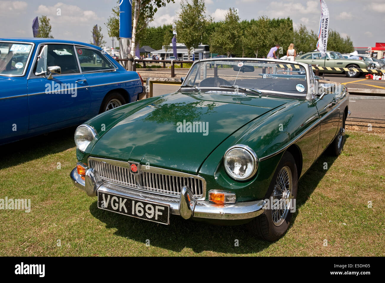 Mg rover car convertible hi-res stock photography and images - Alamy